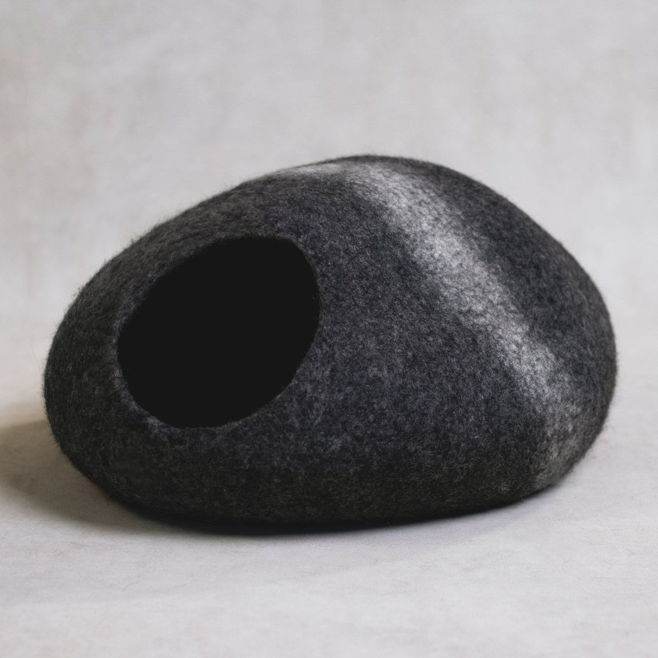 Horizon Cat Cave - Modern Cat Bed - Modern Cat Furniture | Mau